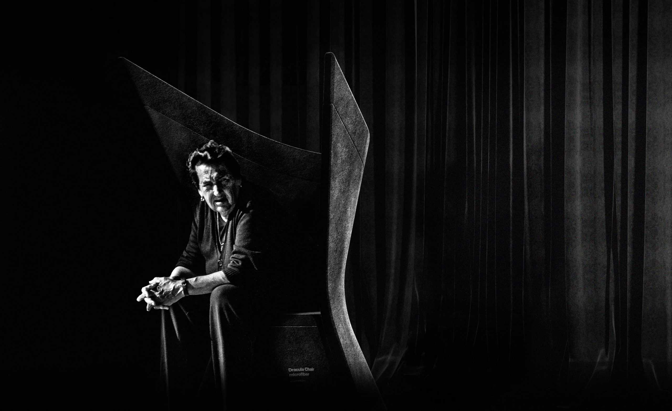 DRACULA the chair | Design Ideas