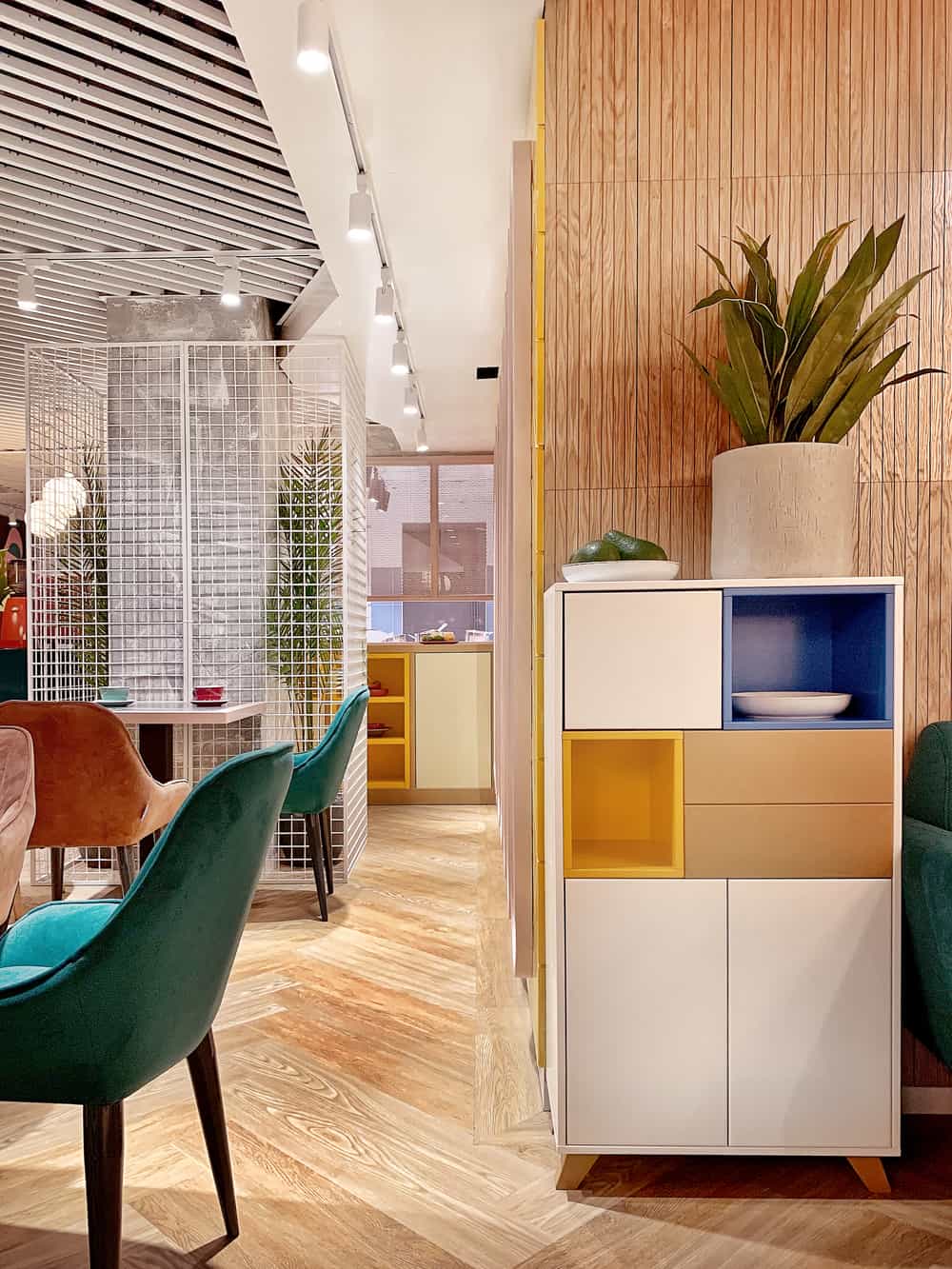 EARLY BIRDS design cafe in Russia | Design Ideas